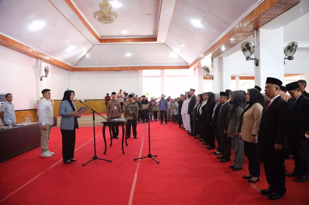 Wali Kota, Ir. Hj. Tatong Bara Lantik Pejabat Struktural dan Fungsional ... Wali Kota, Ir. Hj. Tatong Bara Lantik Pejabat Struktural dan Fungsional ...